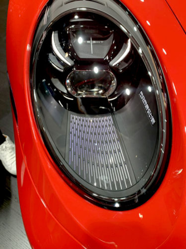 新型ポルシェ911(992)のサードブレーキライトをクリアにするオプション