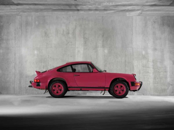 ポルシェエクスペリエンスセンターアトランタに展示されているPTSカラーのポルシェたち