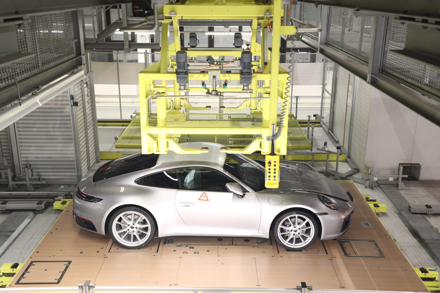 日本からのオーダーでもMy PorscheでTrack Your Dreamが使えるように