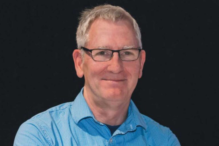 カーズのライトニング・マックイーンとサリー・カレラがラグナセカで10年以上ぶりに再会へ