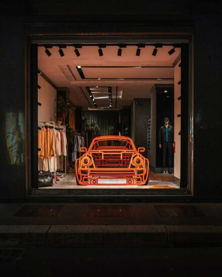 ポルシェ934のアート作品は本物のポルシェよりも高値で落札