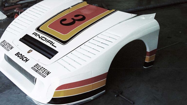 ANDIALの50周年を祝う911 GT3の特別カラーリングパッケージ