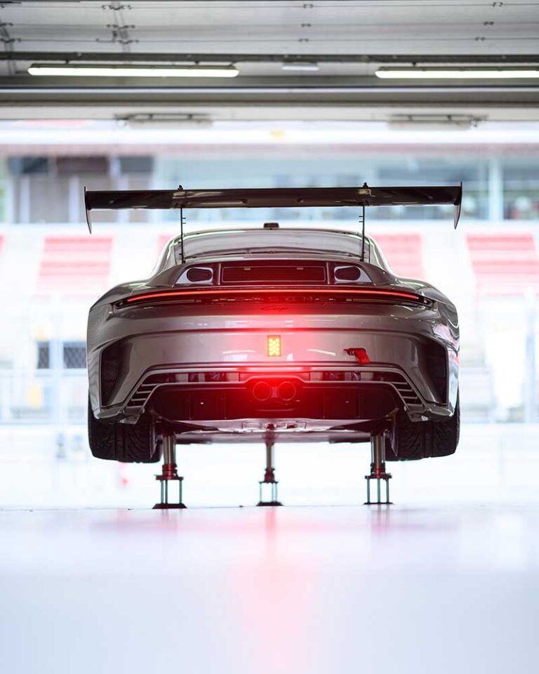 約120台の新型992.2型911 GT3 Cupが集結：ポルシェ・モービル1・スーパーカップ2026始動